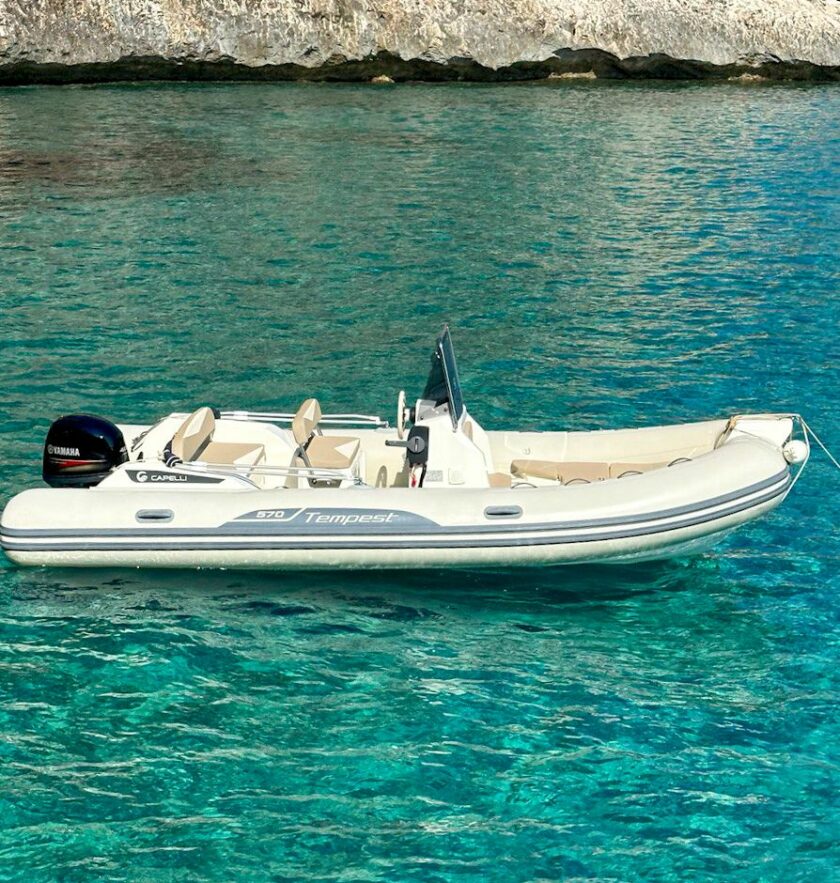 Noleggio Gommone 5,7mt - Noleggio Gommoni Cala Gonone - Daymar